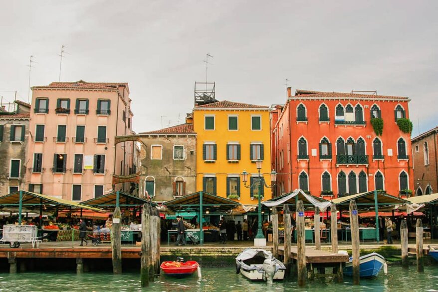 25 Best Markets in the World to Put On Your Bucket List